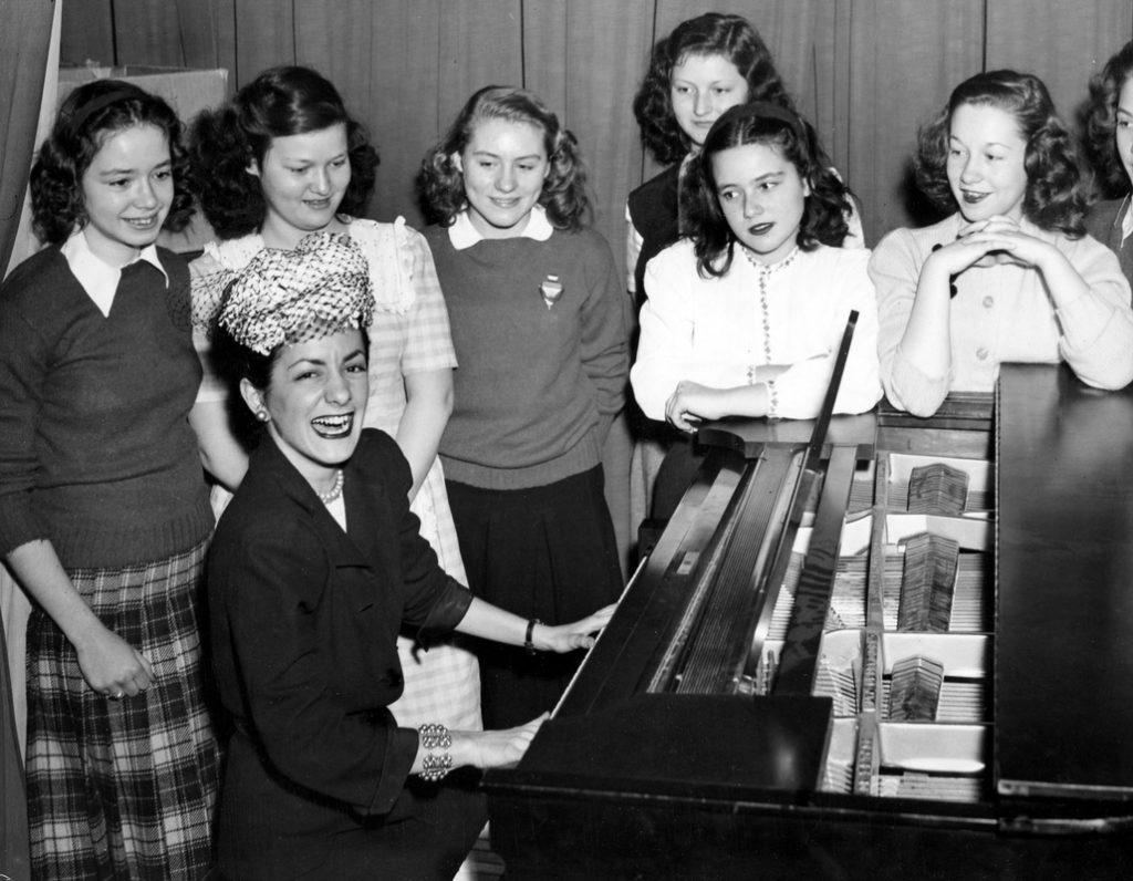 Remembering Soprano Elisabeth Carron – The Listeners' Club